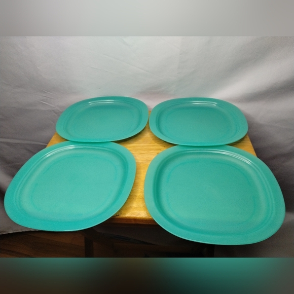 Tupperware | Kitchen | New 4 Pc Tupperware Microwave Reheatable ...